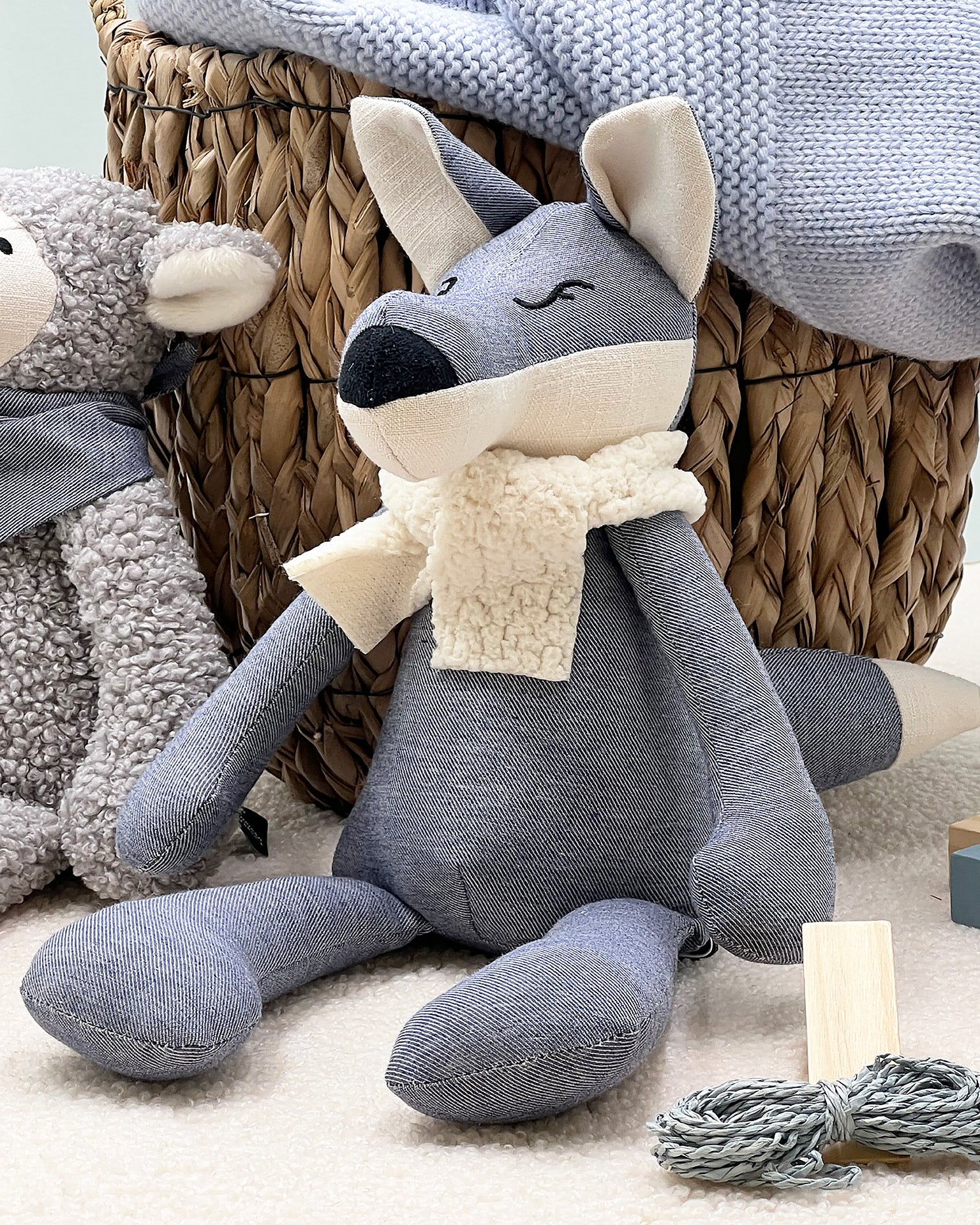 Henri the Wolf - Made in France - Pamplemousse
